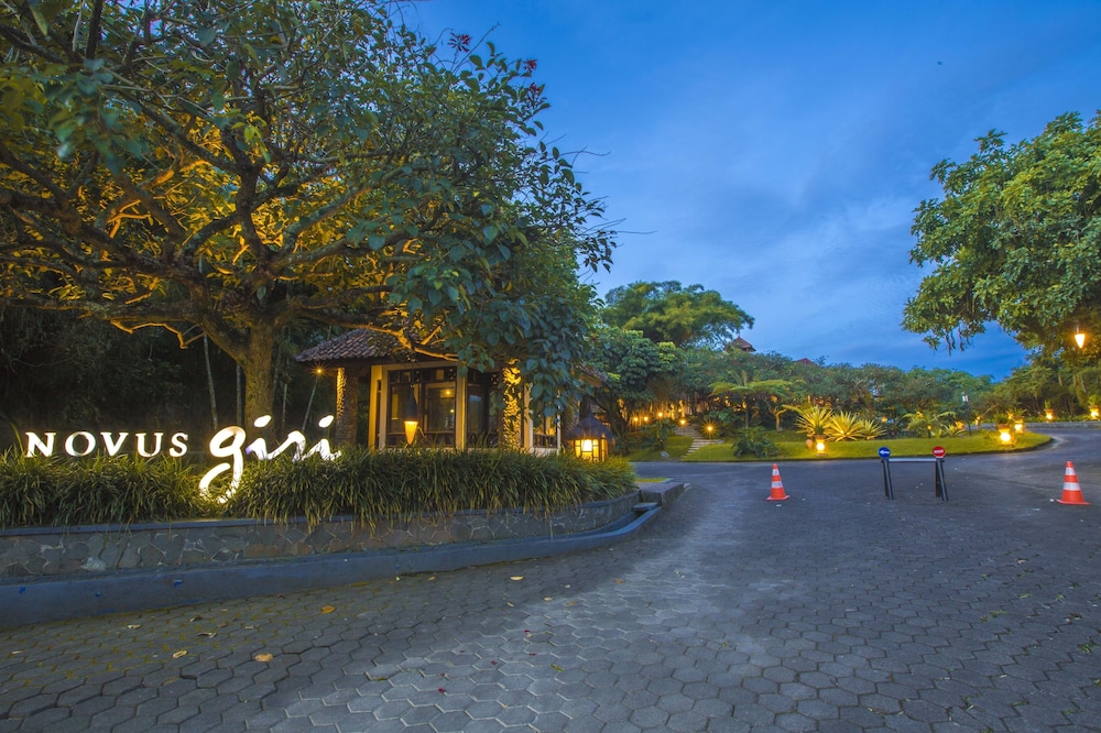 Novus Giri Resort & Spa in Cipanas | Best Rates & Deals on Orbitz