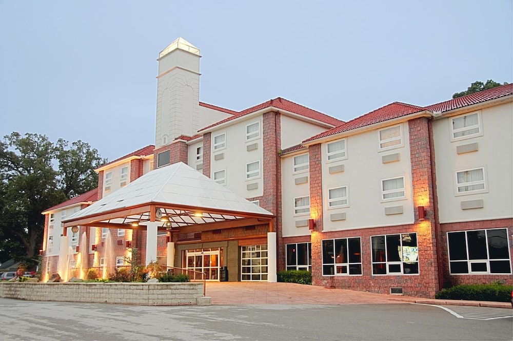 Best Western Plus Sandusky Hotel & Suites in Sandusky | Best Rates ...