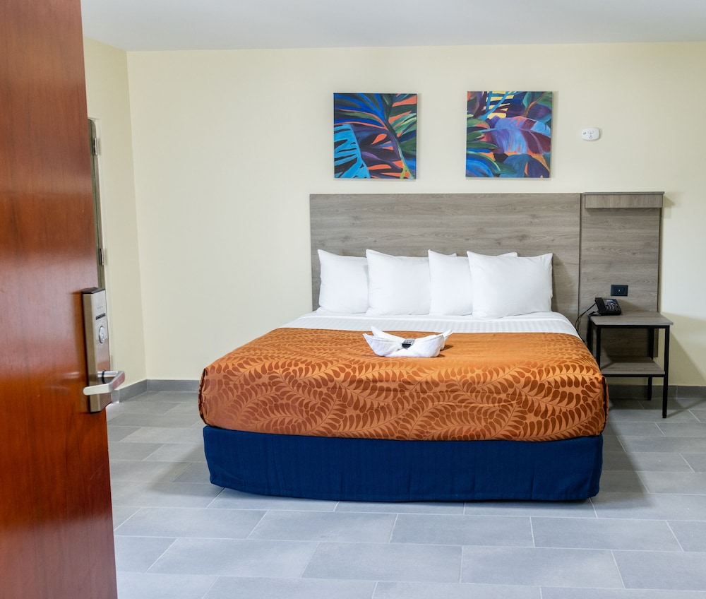 Room Deals for Mayaguez Plaza Hotel, SureStay Collection by Best ...