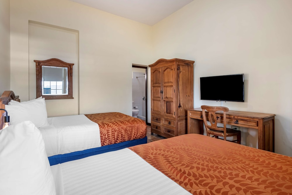Mayaguez Plaza Hotel, SureStay Collection by Best Western in Mayagüez ...