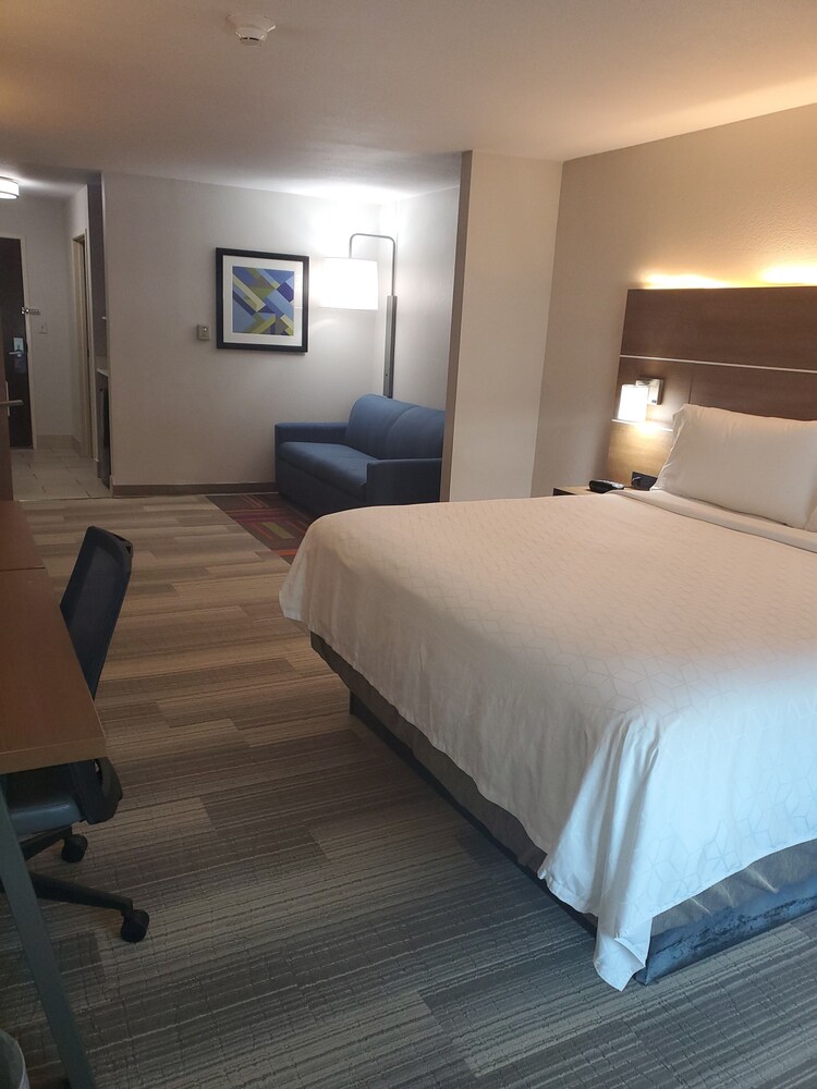 Holiday Inn Express & Suites San Antonio-West-SeaWorld Area, an IHG ...