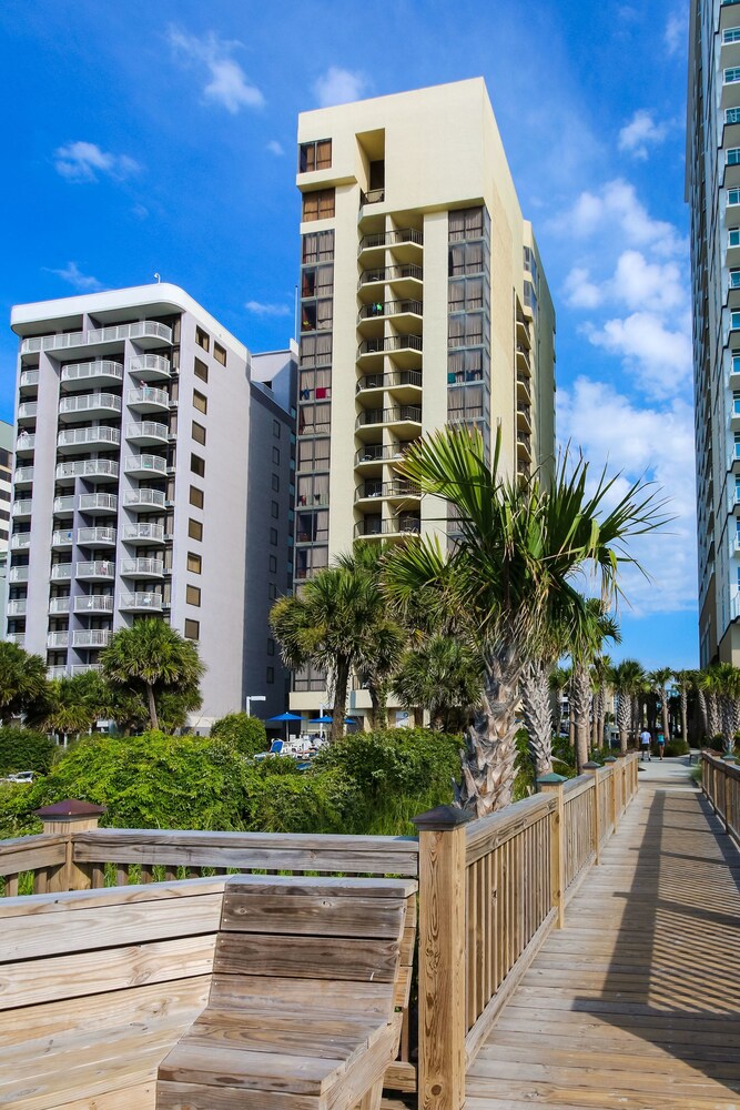 Schooner II Beach and Racquet Club in Myrtle Beach | Best Rates & Deals ...