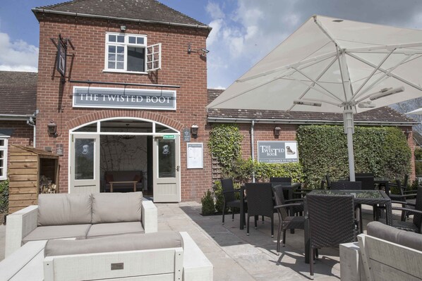 Book Kings Court Hotel in Alcester | Hotels.com