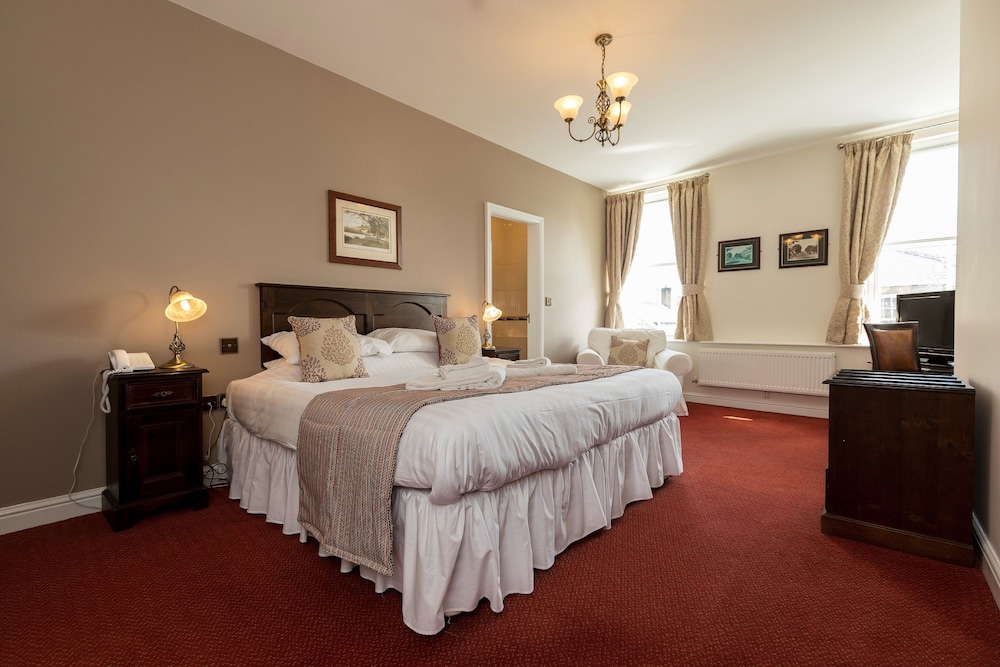 White Lion Royal Hotel, Bala: $77 Room Prices & Reviews | Travelocity