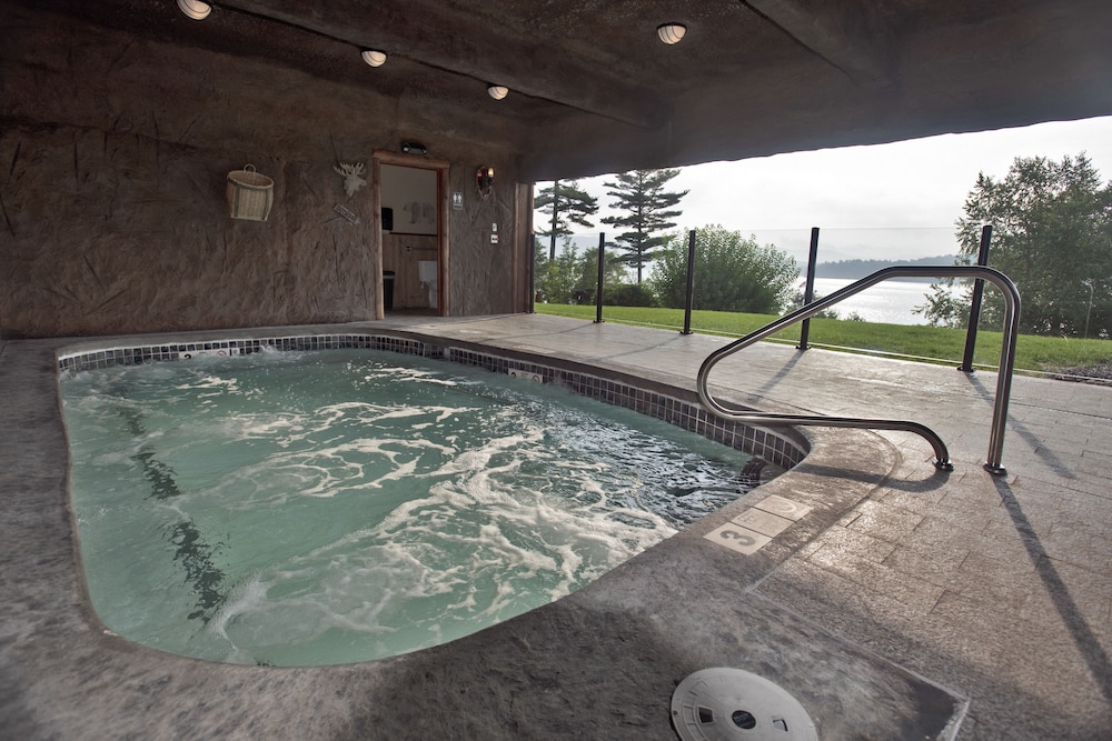 Lodges At Cresthaven, Lake George: Room Prices & Reviews | Travelocity