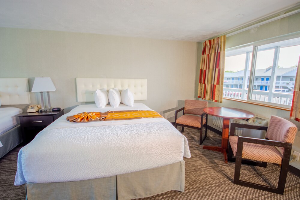 Cape Sands Inn in West Yarmouth | Best Rates & Deals on Orbitz