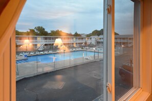 Book Cape Sands Inn in West Yarmouth | Hotels.com