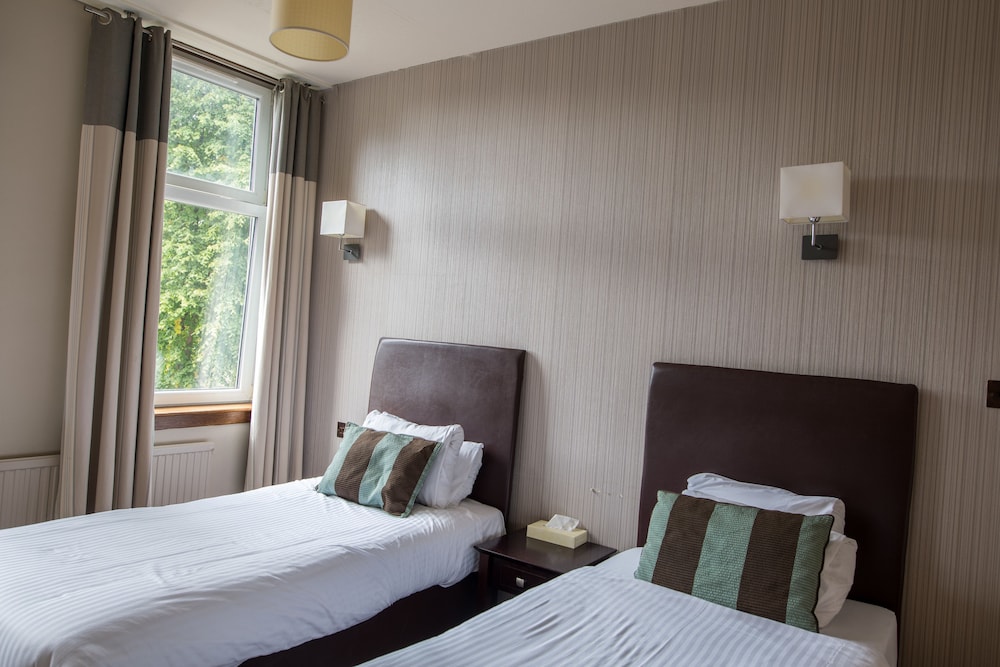 Rosslea Hall Hotel: AU$167 Deals & Reviews (Helensburgh, GBR) | Wotif