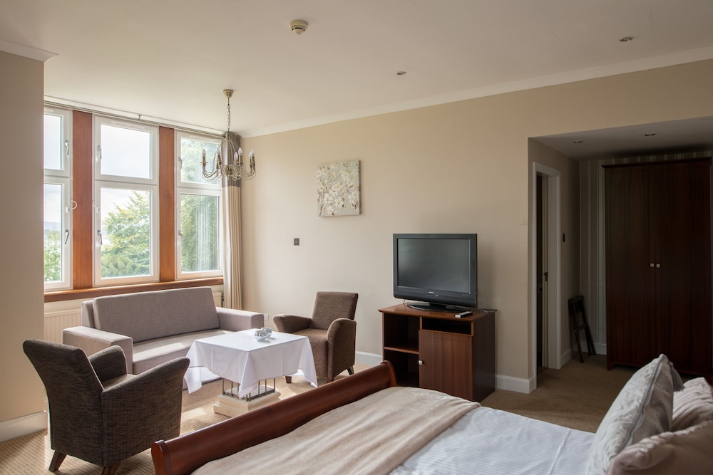 Rosslea Hall Hotel: AU$167 Deals & Reviews (Helensburgh, GBR) | Wotif