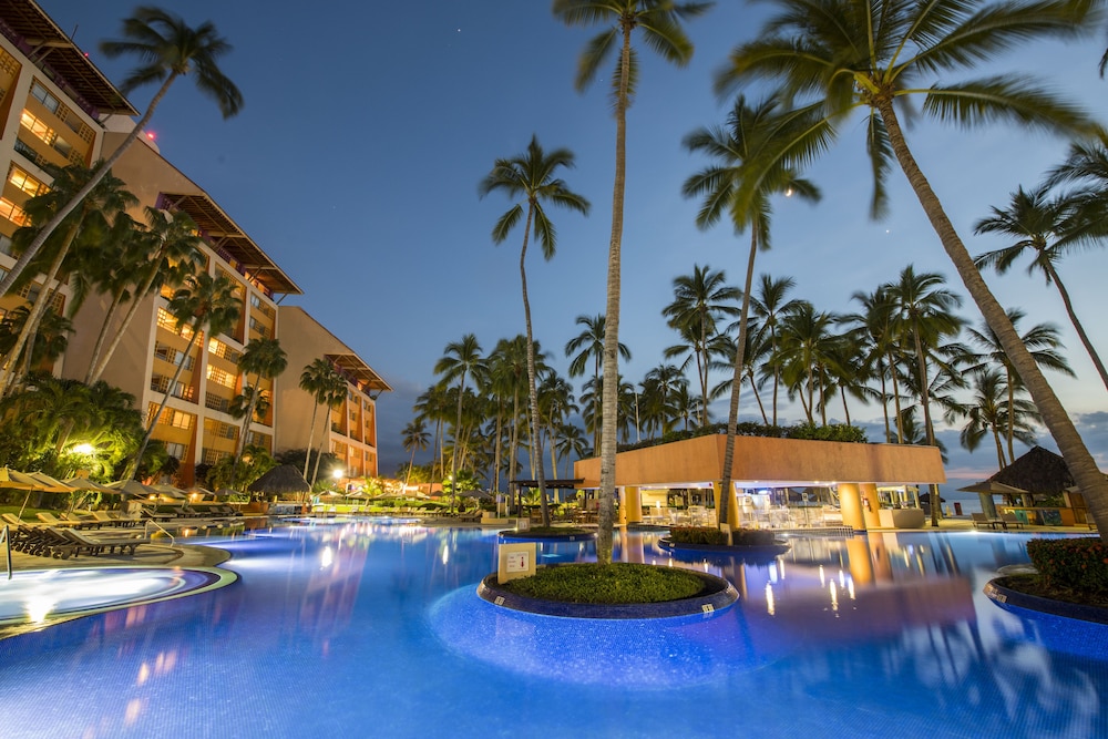 9 Best Party Resorts In Puerto Vallarta, Mexico - Updated 2023 | Trip101