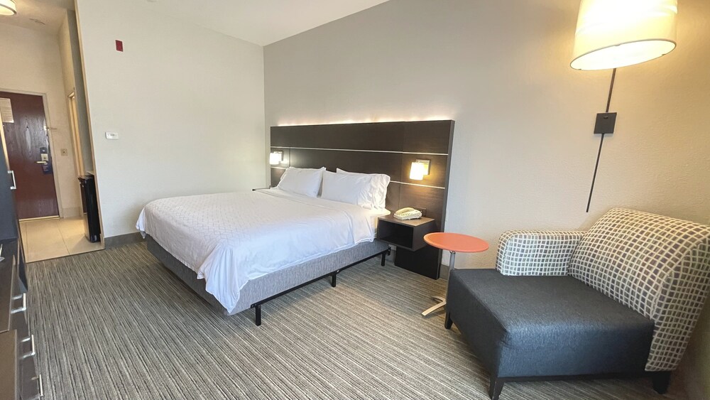 Holiday Inn Express Hotel & Suites Decatur, an IHG Hotel in Decatur ...