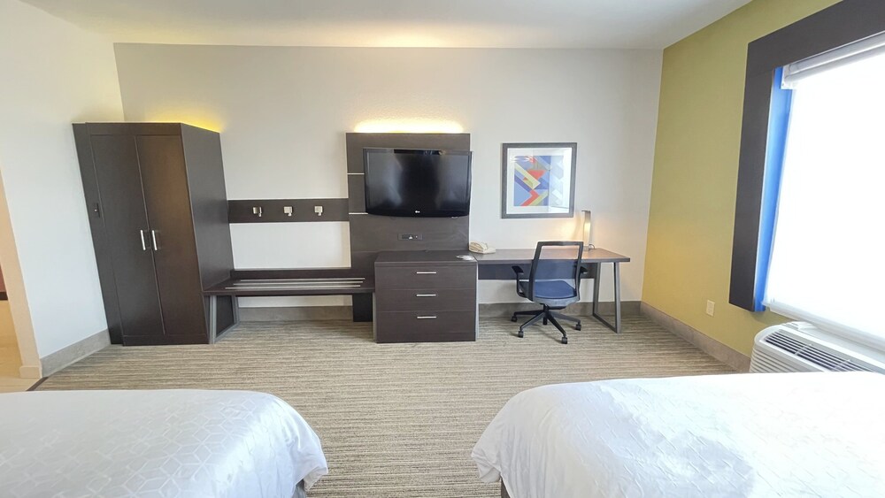 Holiday Inn Express Hotel & Suites Decatur, an IHG Hotel in Decatur ...