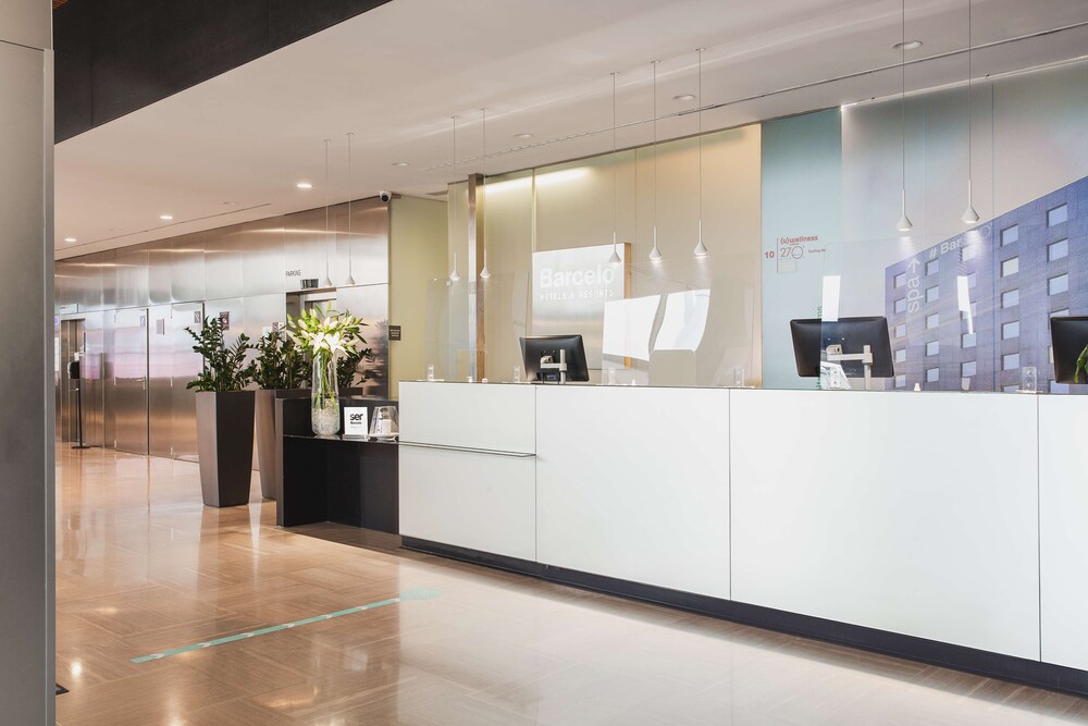 Top 12 Hotels With Rooftop Pool In Valencia, Spain | Trip101