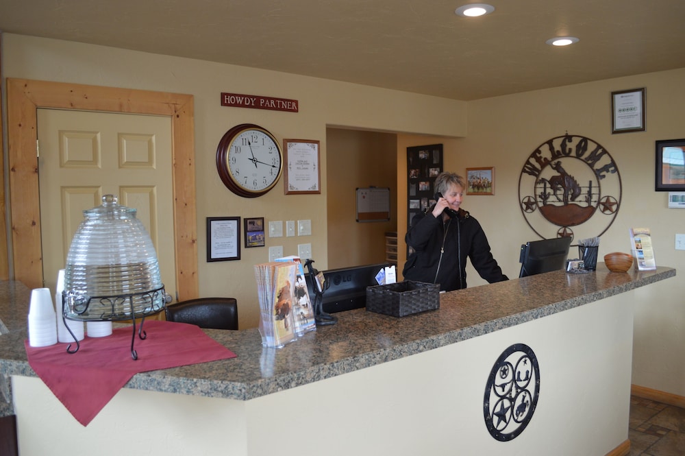Cody Cowboy Village, Cody: Room Prices & Reviews | Travelocity