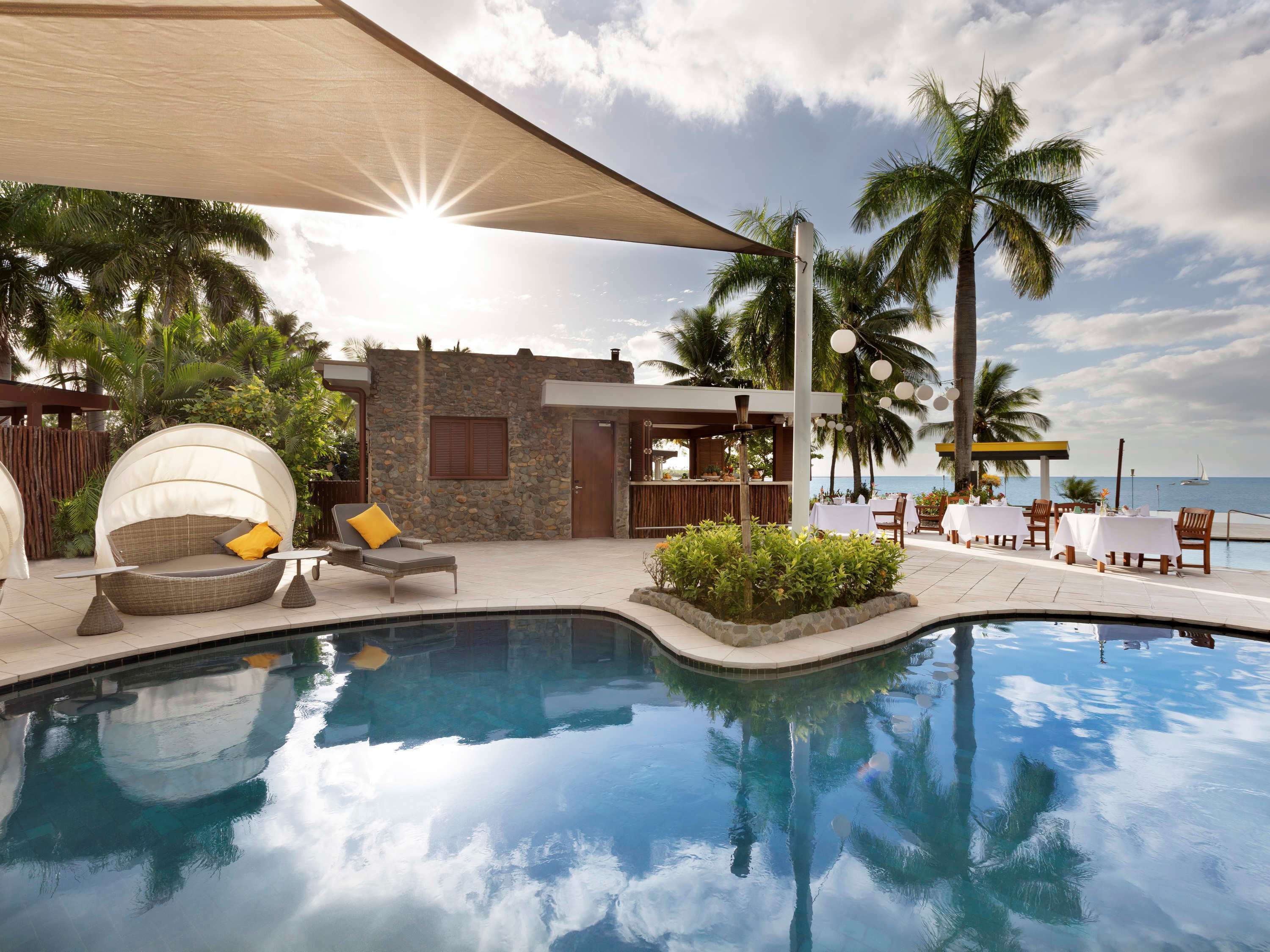 Radisson Blu Resort Fiji Denarau Island (Nadi, FJI) | Expedia.com.au