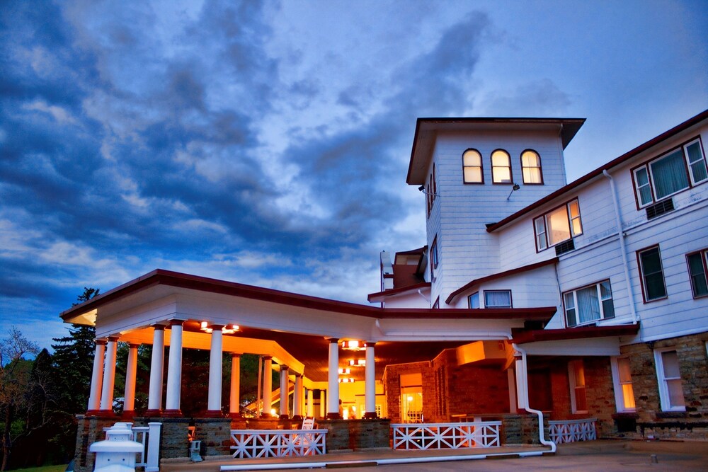 The Historic Summit Inn (Farmington, USA) | Expedia