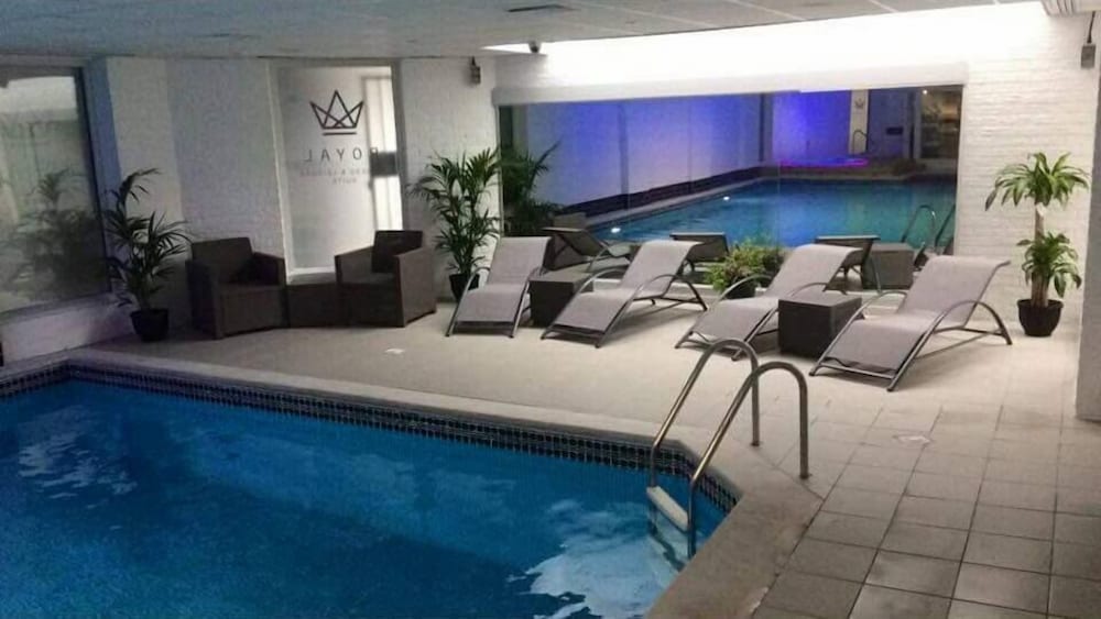 Royal Hotel Angus: AU$175 Rooms, Reviews & Deals (Forfar, GBR) | Wotif