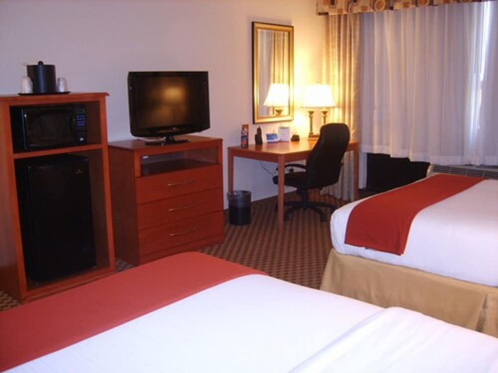 Holiday Inn Express & Suites Midland Loop 250, an IHG Hotel: AU$130 ...