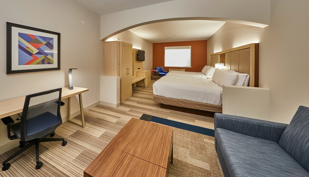 Holiday Inn Express Hotel & Suites Medford-Central Point, an IHG Hotel ...