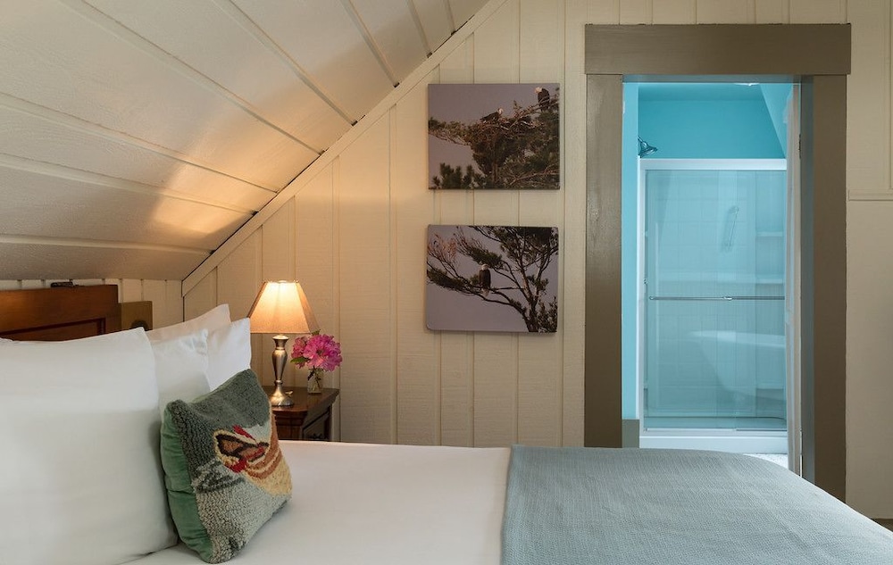 Squam Lake Inn in Holderness | Best Rates & Deals on Orbitz