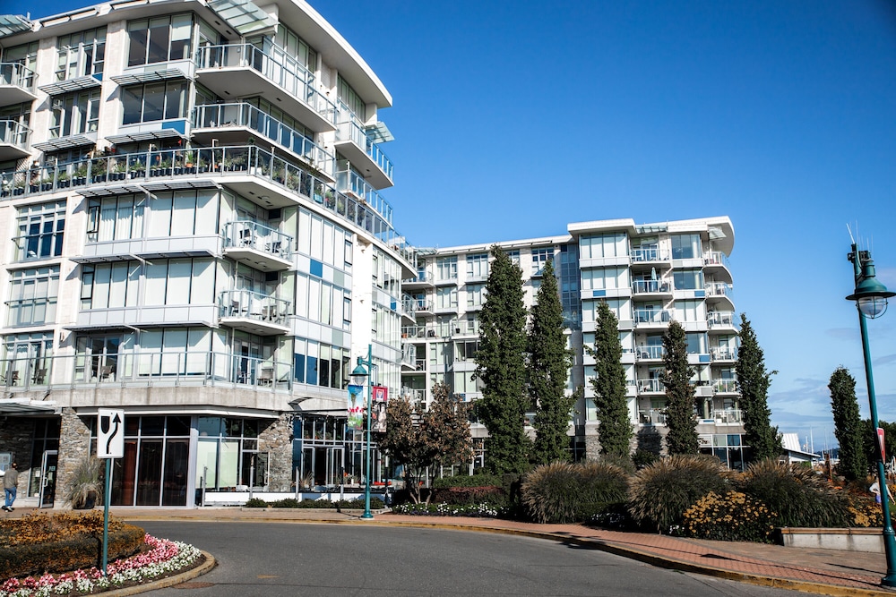 The Sidney Pier Hotel & Spa Sidney, CAN - Best Price Guarantee ...