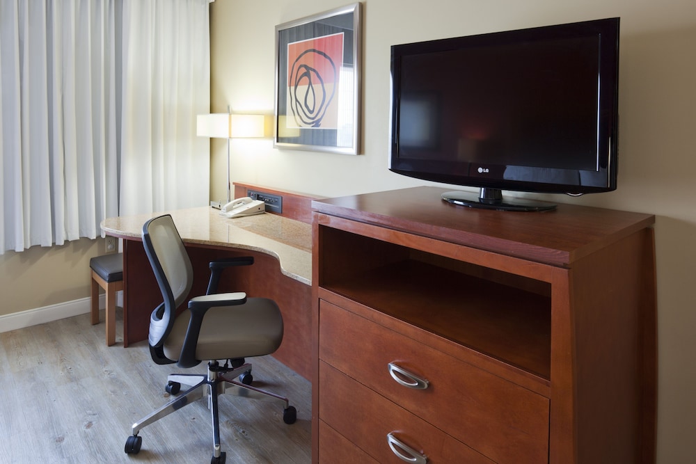 Holiday Inn Hotel & Suites Maple Grove Nw Mpls-Arbor Lks, an IHG Hotel ...