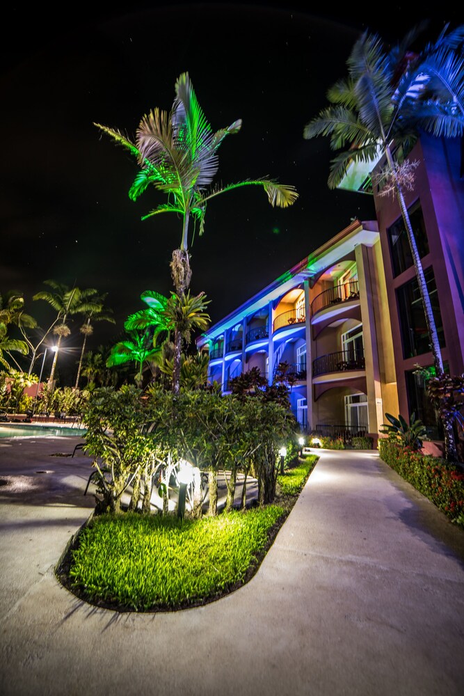 Hotel Magic Mountain SPA & Conference center in La Fortuna | Best Rates ...