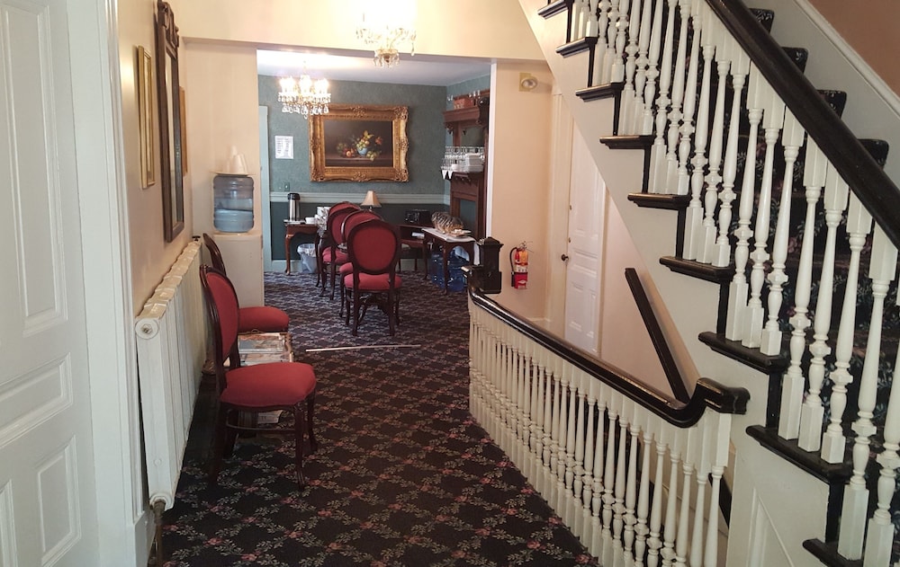 Cleveland House in Newport | Best Rates & Deals on Orbitz