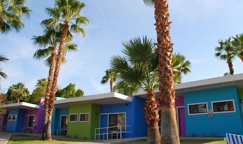 CCBC Resort Hotel - A Gay Men's Resort in Palm Springs, CA | Expedia