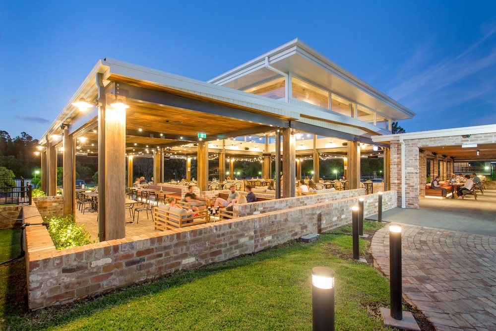Harrigan's Irish Pub & Accommodation Deals & Reviews (Pokolbin, AUS ...