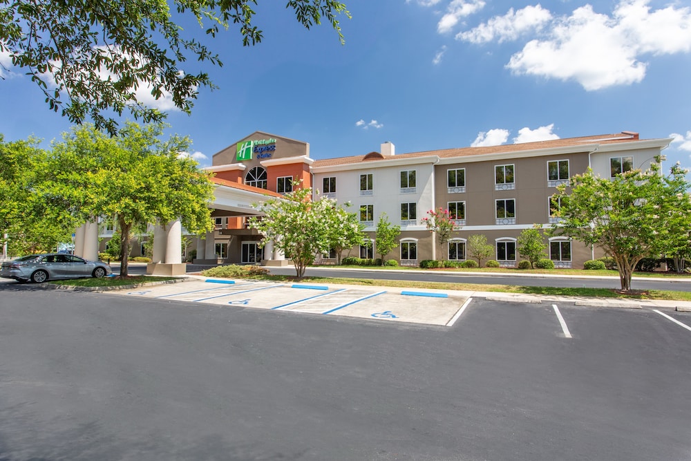 Holiday Inn Express Hotel & Suites Silver Springs - Ocala, an IHG Hotel ...