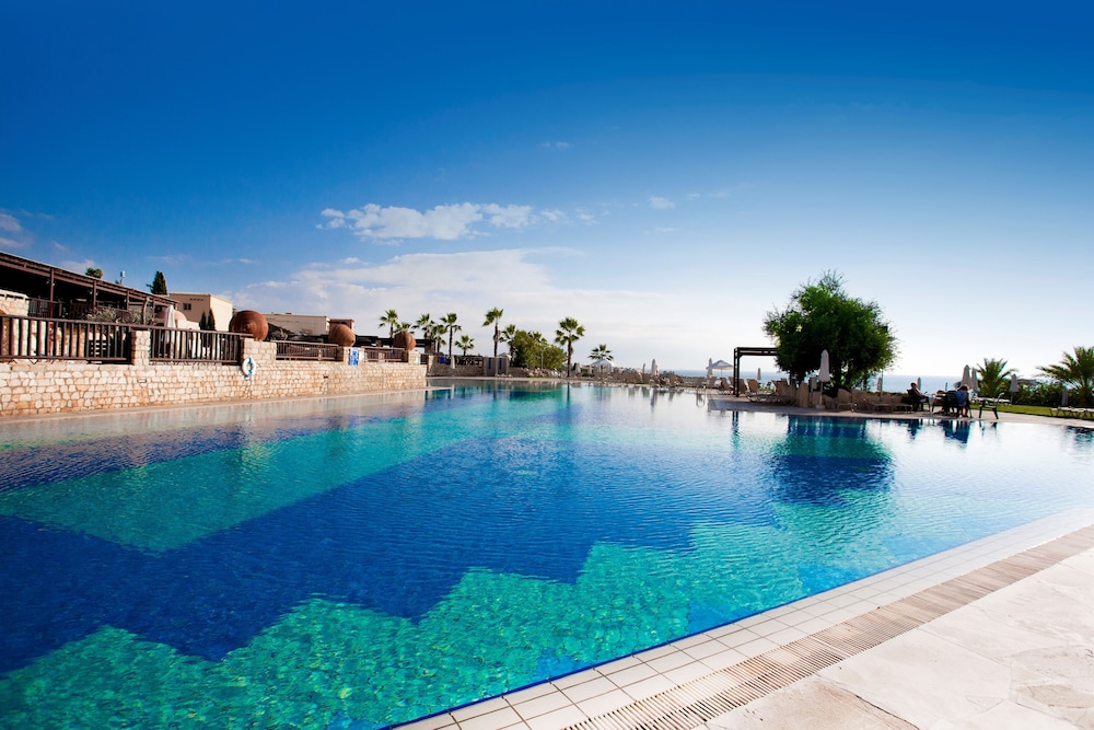 Atlantica Akteon, Chlorakas: Room Prices & Reviews | Travelocity