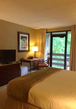 Fontana Village Resort, Fontana Dam: $129 Room Prices & Reviews ...