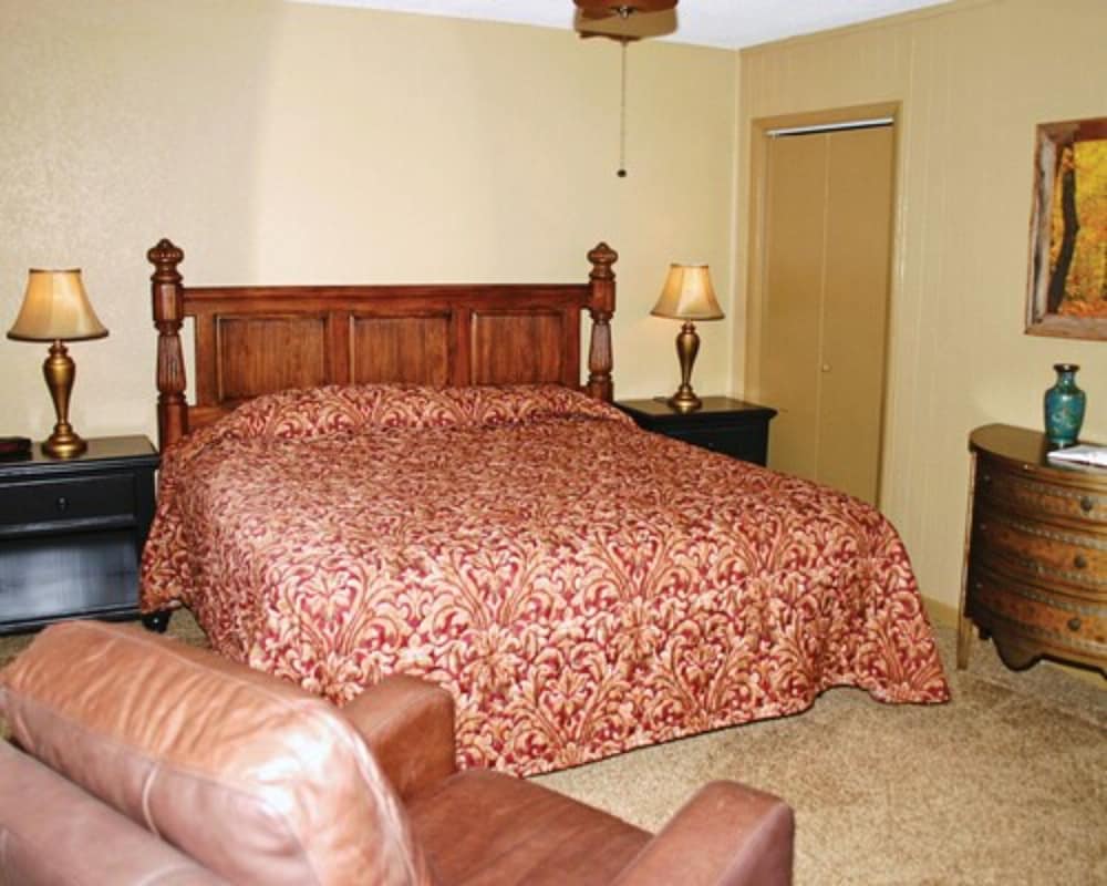 Fontana Village Resort, Fontana Dam: $129 Room Prices & Reviews ...