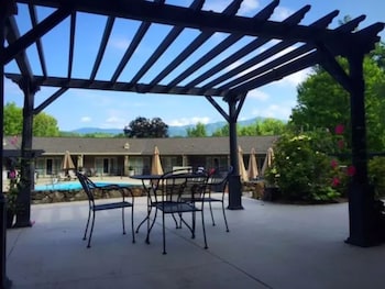 Fontana Village Resort, Fontana Dam: $129 Room Prices & Reviews ...