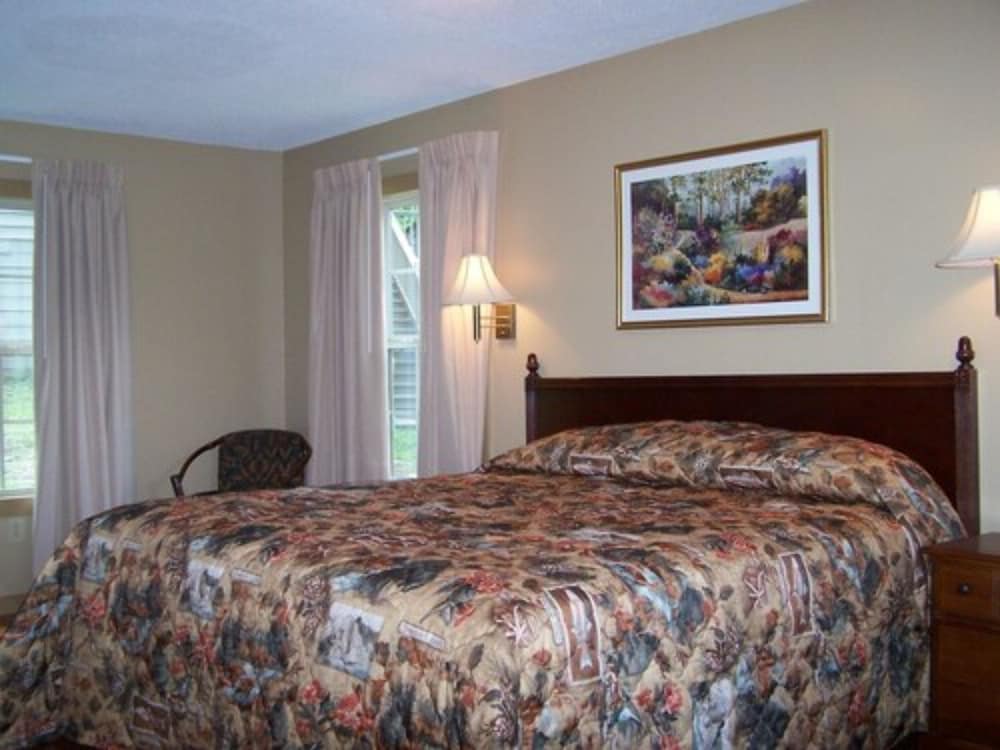 Fontana Village Resort, Fontana Dam: $129 Room Prices & Reviews ...