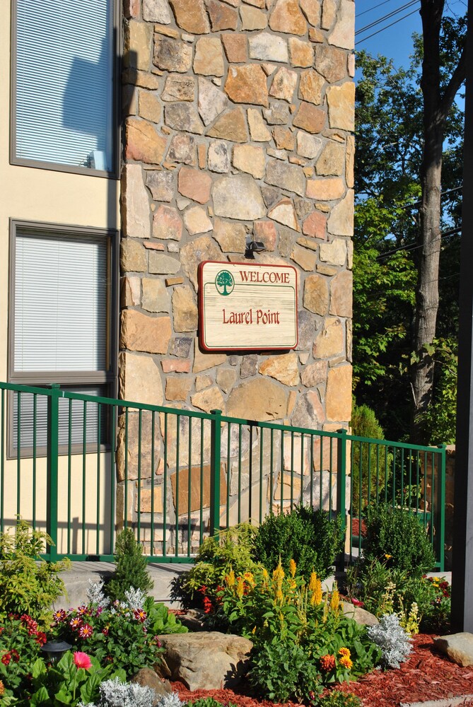 Laurel Point Resort, Gatlinburg: Room Prices & Reviews | Travelocity