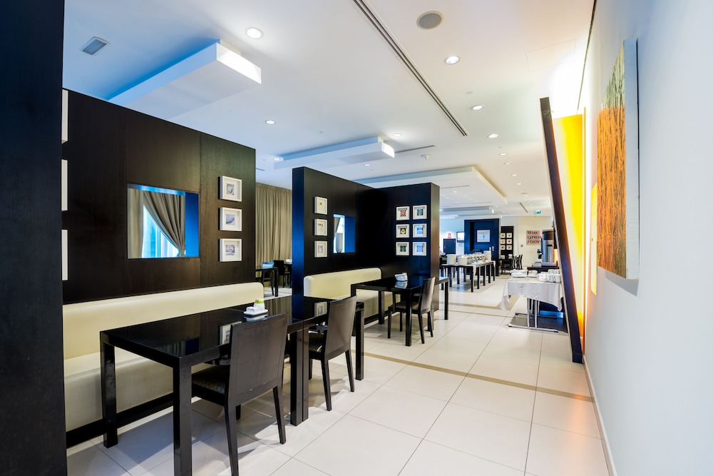 Holiday Inn Express Dubai, Internet City, an IHG Hotel in Dubai | Best ...