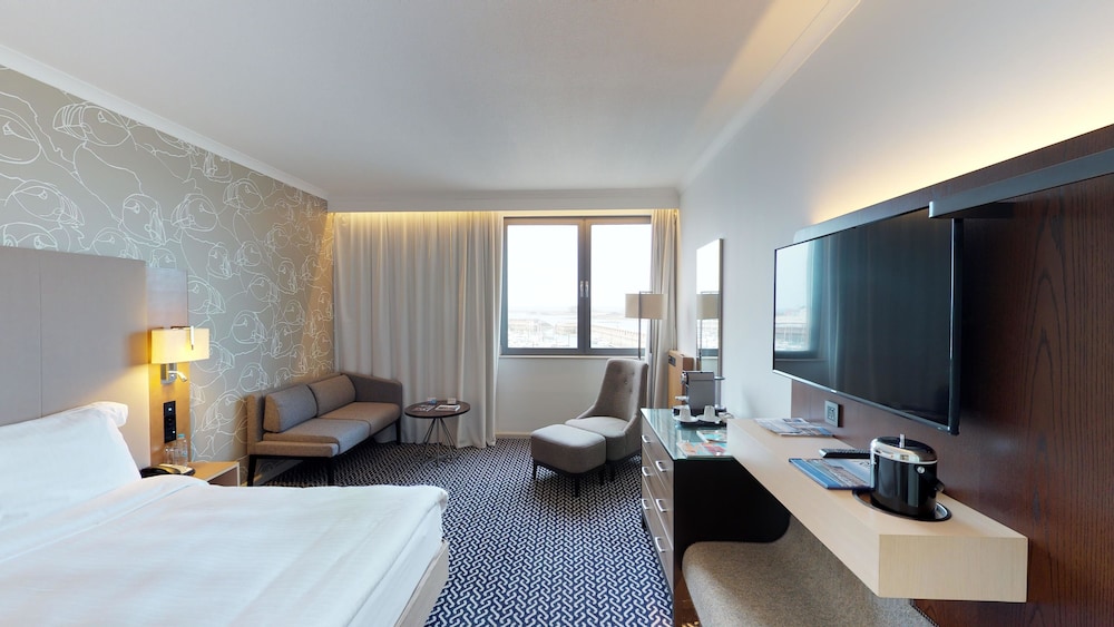 Radisson Blu Waterfront Hotel, Jersey in St. Helier | Best Rates ...
