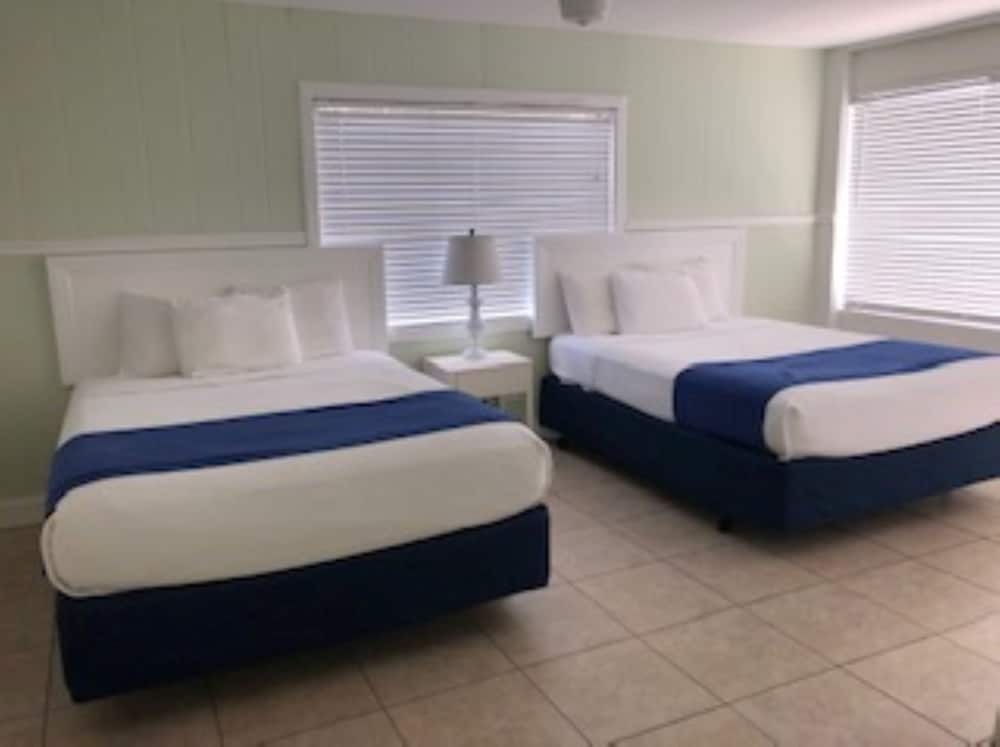 Kingsail Resort in Marathon | Best Rates & Deals on Orbitz