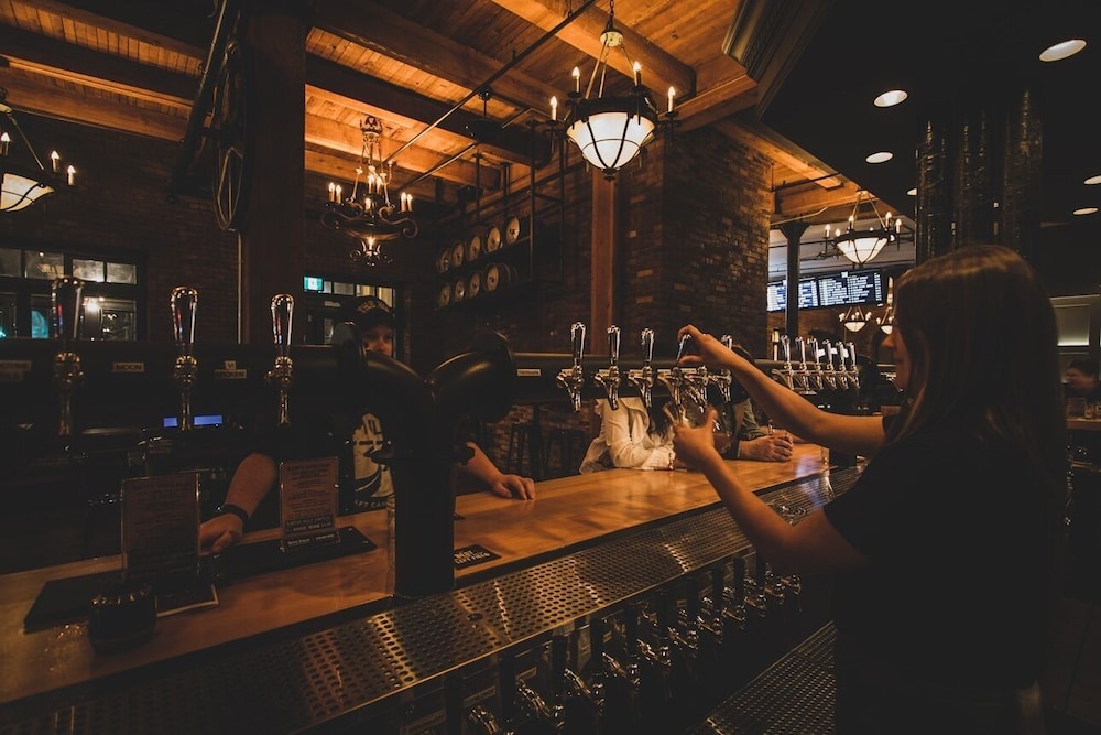 Swans Brewery, Pub and Hotel in Victoria | Best Rates & Deals on Orbitz