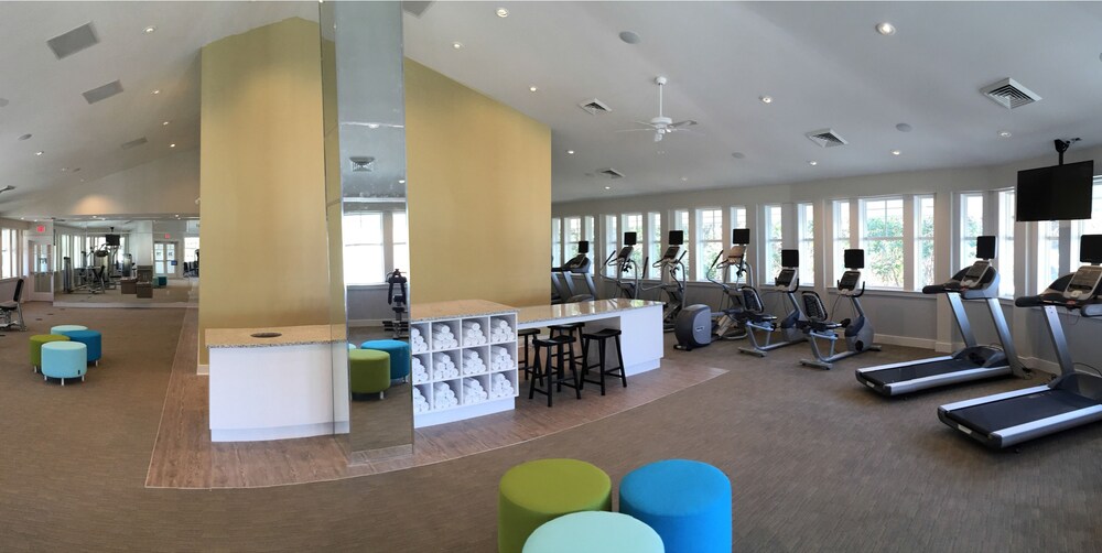 Room Deals for Beachwoods Resort, Kitty Hawk starting at $89 | Hotwire