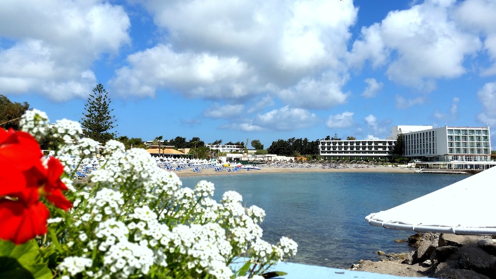Eden Roc Resort Hotel - All Inclusive in Rhodes | Best Rates & Deals on ...
