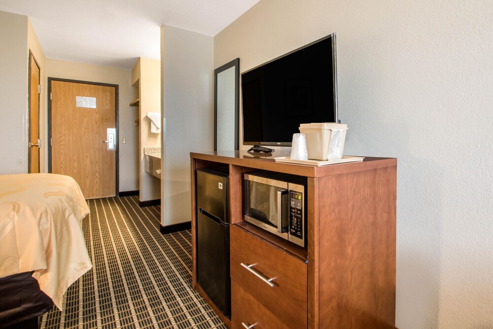 Quality Inn Madison West Near University Area in Wisconsin | Best Rates ...