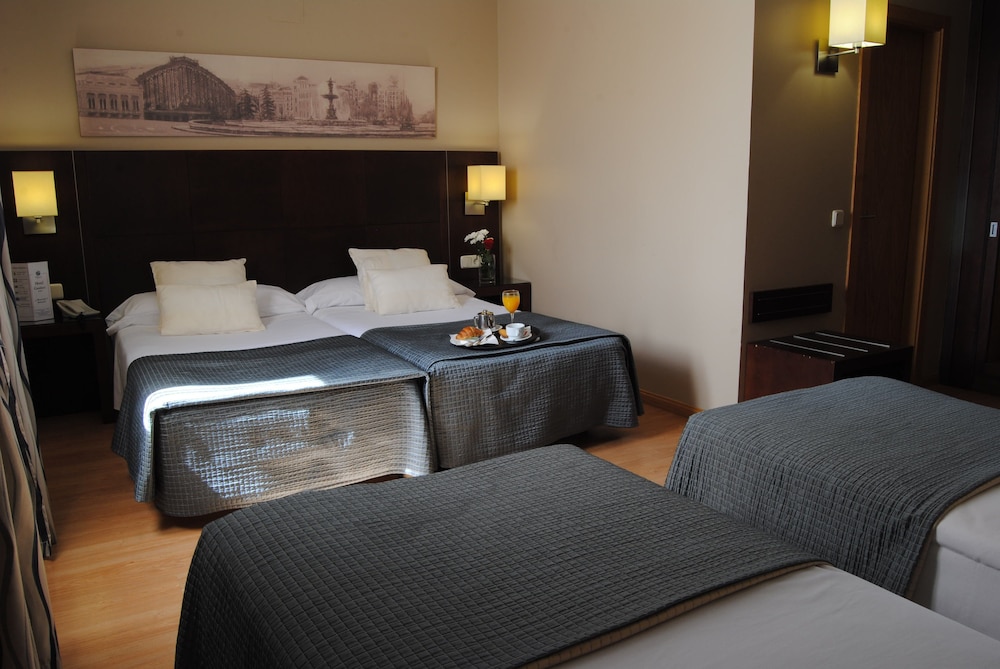 Hotel Porcel Ganivet: AU$170 Deals & Reviews (Madrid, ESP) | Wotif