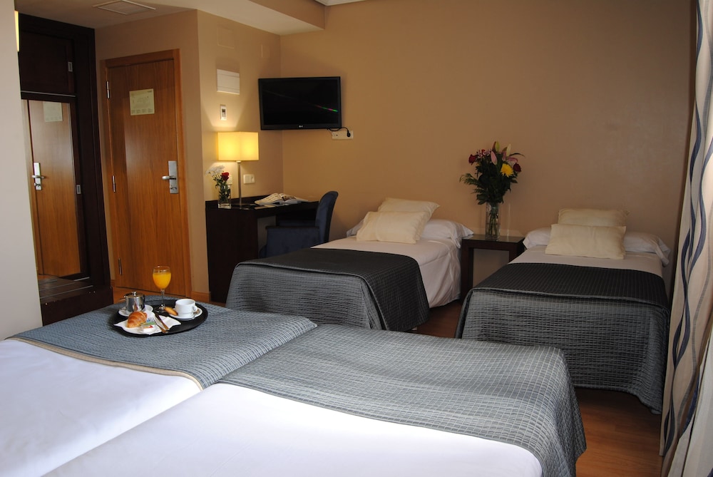 Hotel Porcel Ganivet: AU$170 Deals & Reviews (Madrid, ESP) | Wotif