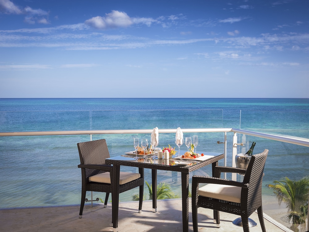 Azul Beach Resort Riviera Cancun, Gourmet All Inclusive by Karisma in ...