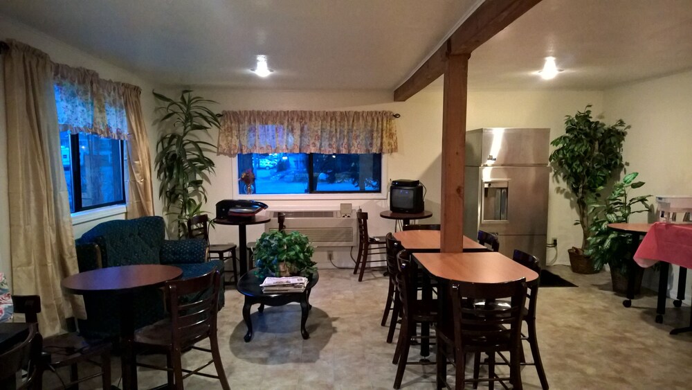 Cle Elum Travelers Inn, Ellensburg: $65 Room Prices & Reviews | Travelocity