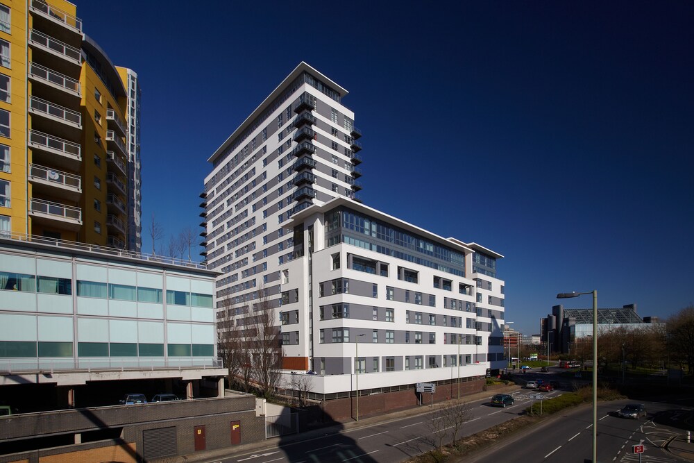 Skyline Plaza By Flying Butler: Deals & Reviews (Basingstoke, GBR) | Wotif