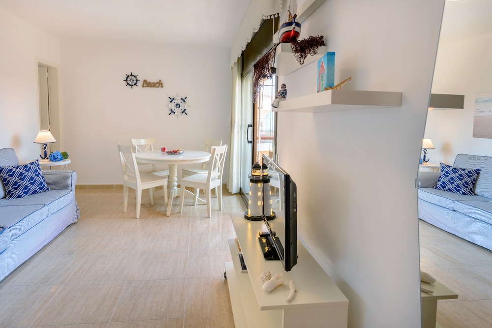 A 3 minutes from the beach. Near the center. Ideal for families and ...